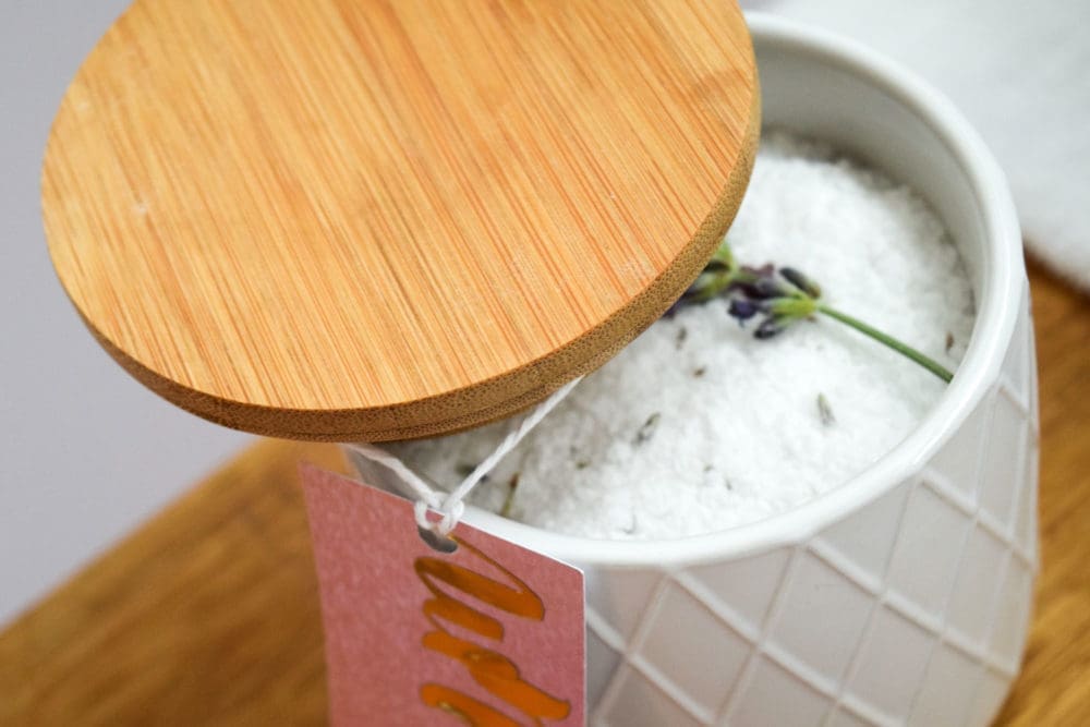 DIY lavender bath salts [with FREE printable gift tags] | Style Curator